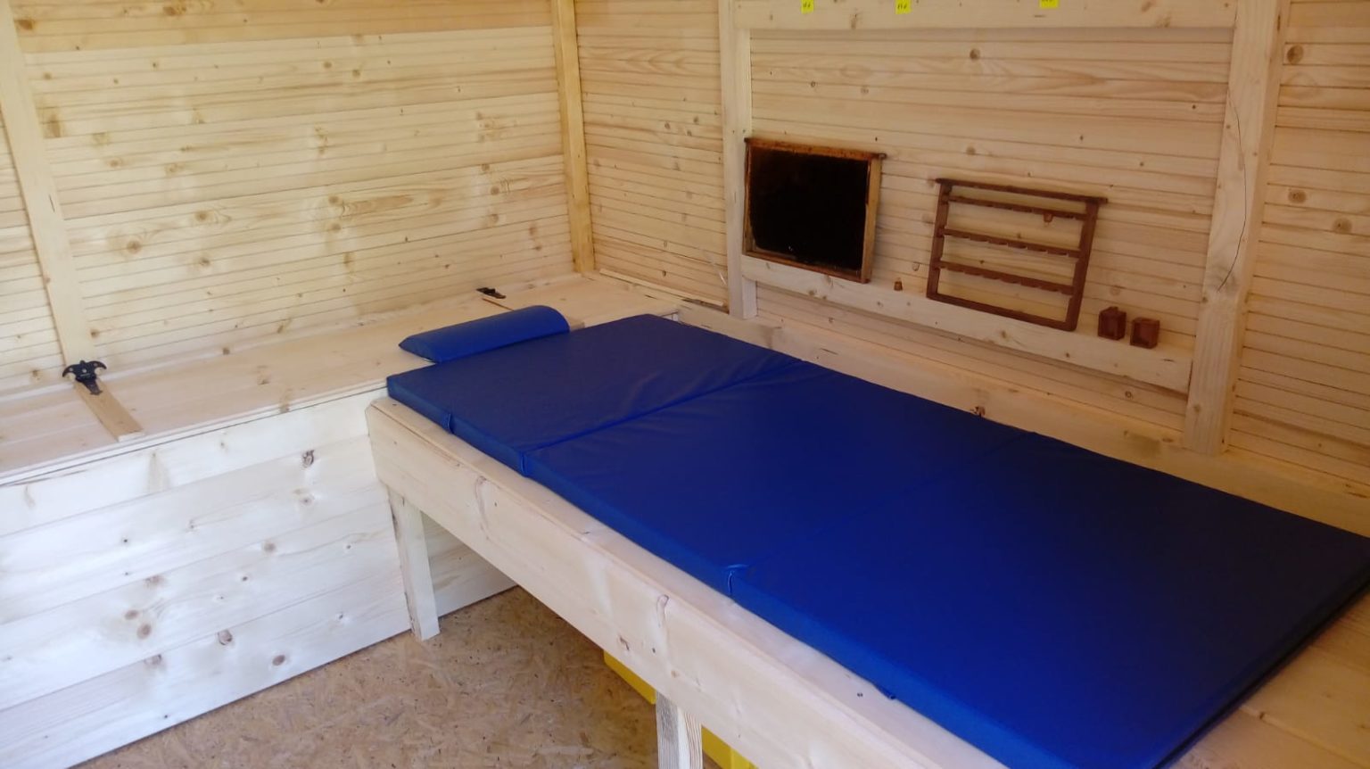 APIDOMEK – Gospodarstwo Pszczelarskie M & M Apibieszczady